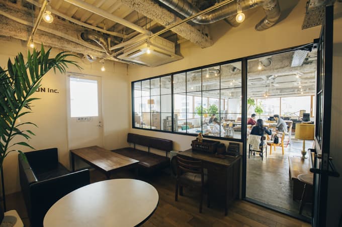 Office with material｜REWORK｜新しい働き方 / 営み方を実践するメディア